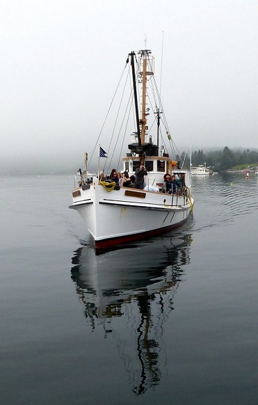 The Laura B. – Monhegan Commons